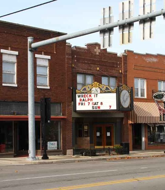 The Picture-Perfect Amish Town In Indiana That&rsquo;s Almost Too Beautiful To Be Real