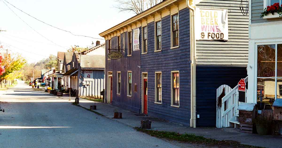The Scenic Town In Indiana That Feels Like Living Inside A Postcard