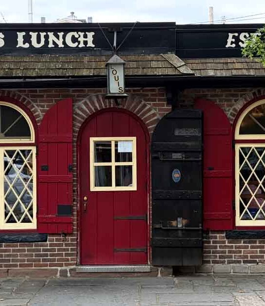 legendary connecticut burger joint ftr