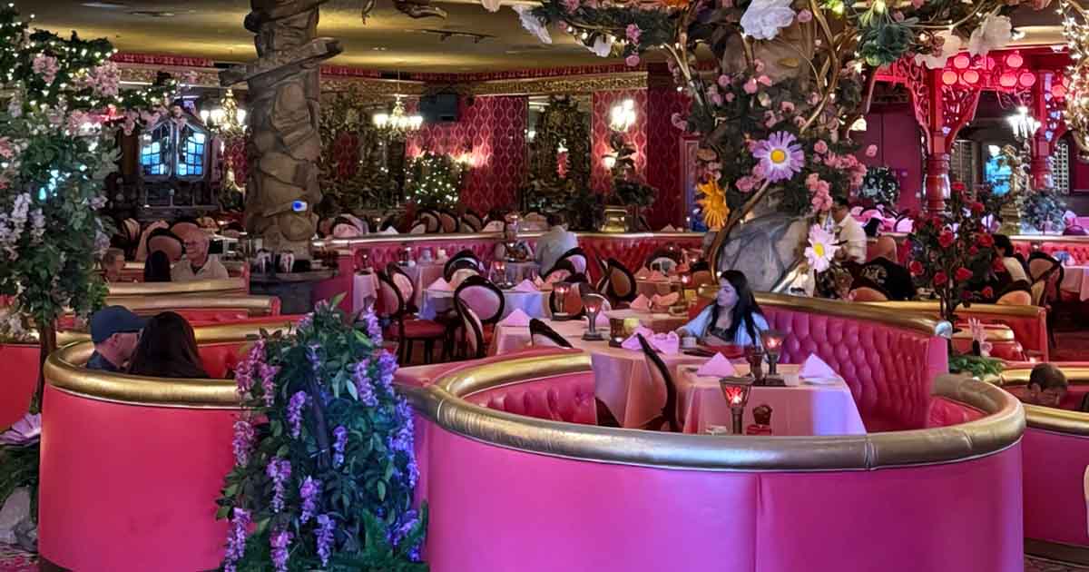 The Most Enchanting Little Cafe In California Has Portions That Will ...