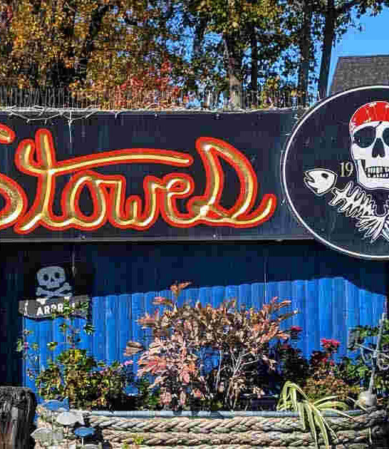 lobster roll connecticut delicious ftr