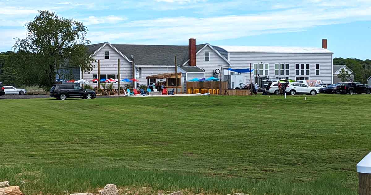 The Jumbo Lump Crab Cakes At This Hidden Maryland Restaurant Are ...