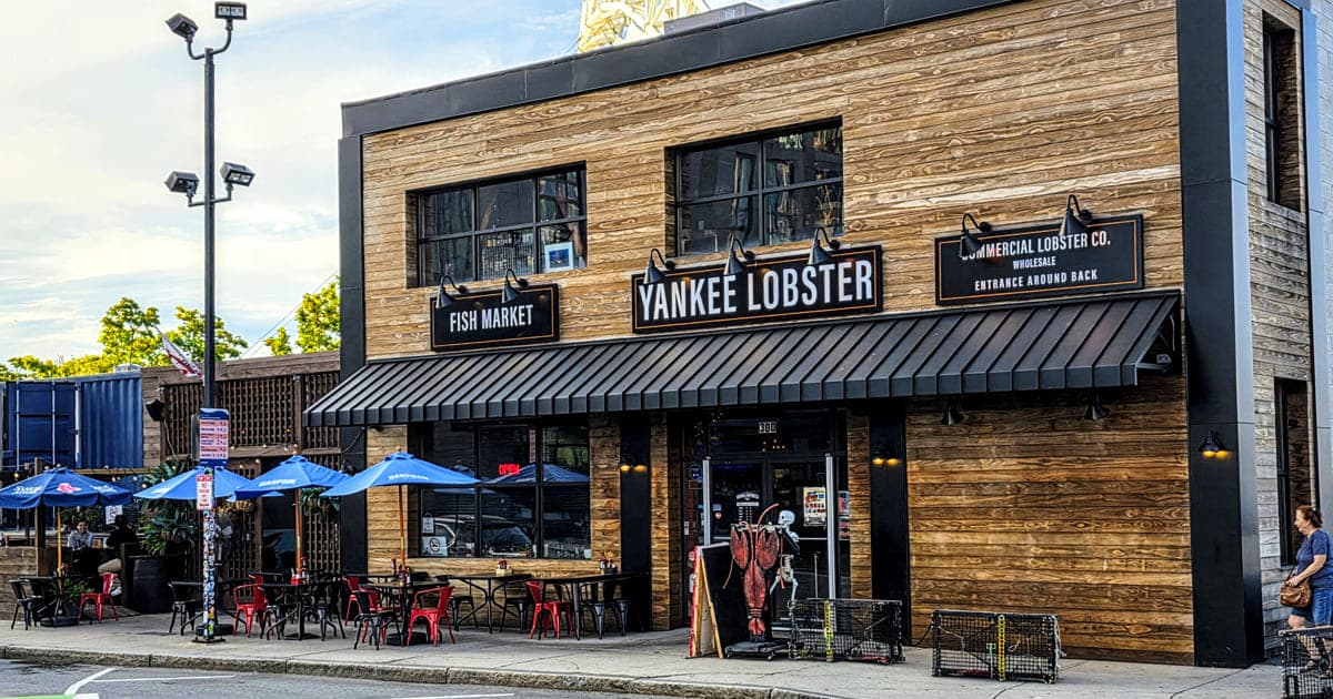 This Unassuming Restaurant In Massachusetts Serves Up The Best Lobster ...