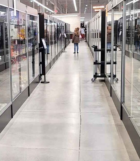 massive antique illinois mall ftr