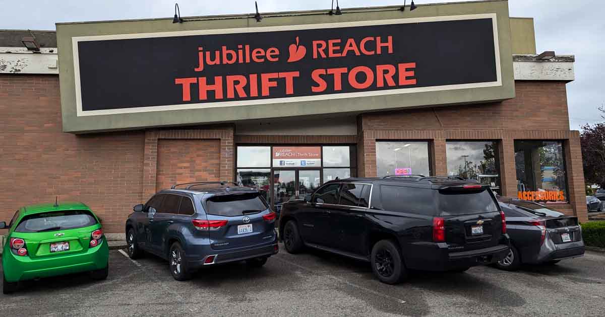 7 Massive Thrift Stores In Washington That’ll Make Your Bargain-Hunting ...