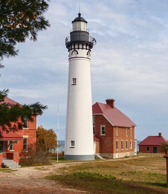 michigan lighthouse beautiful shoreline ftr