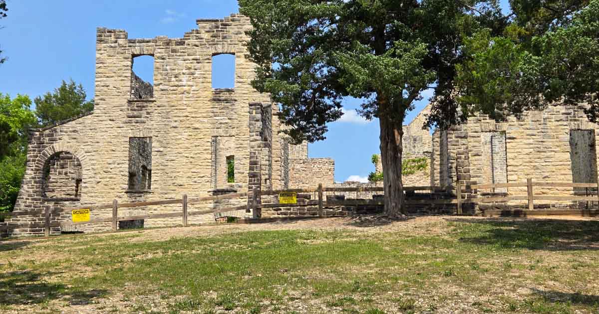 The Crumbling Castle Ruins Perched On A Missouri Cliff Will Take Your ...