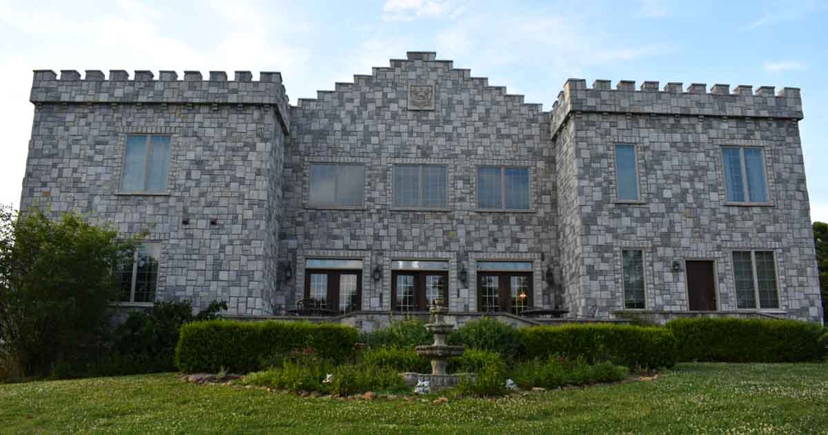 Sleep Like Royalty At This Enchanting Indiana Castle Most Hoosiers Don ...