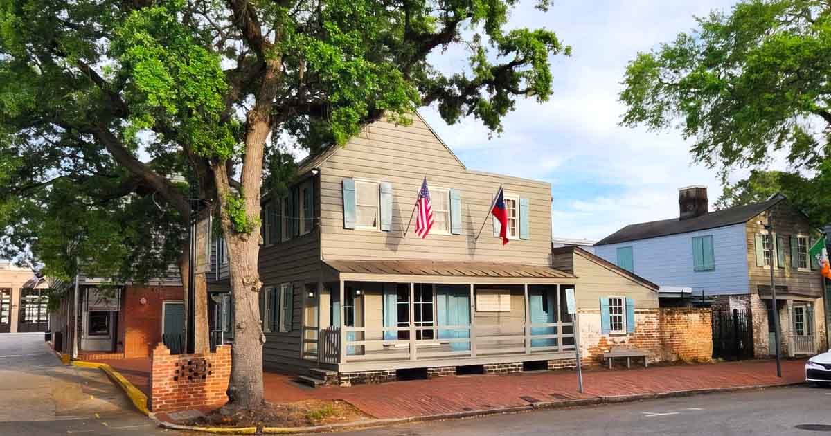 Dine Where Real Pirates Once Roamed At This Legendary Georgia Restaurant