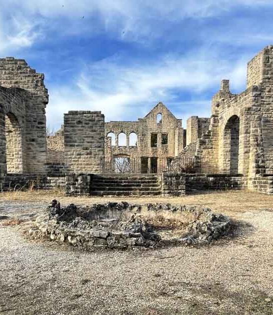 mysterious castle hike missouri ftr