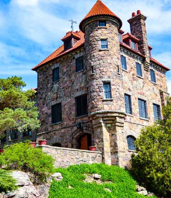 mysterious castle new york ftr