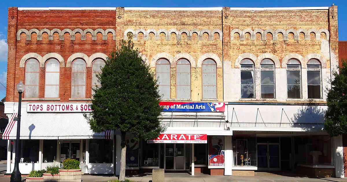 10 North Carolina Towns Where Housing Costs Less And Daily Life Stays ...