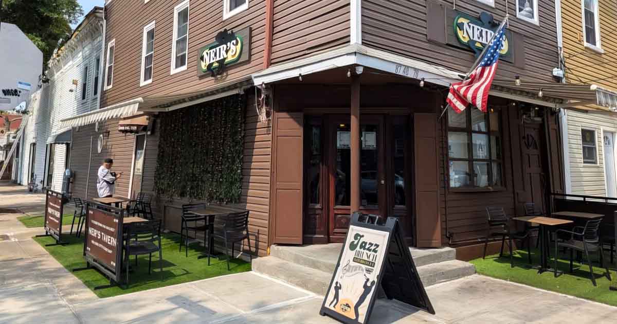 The Unpretentious New York Bar That's Been Open Since Before The Civil War