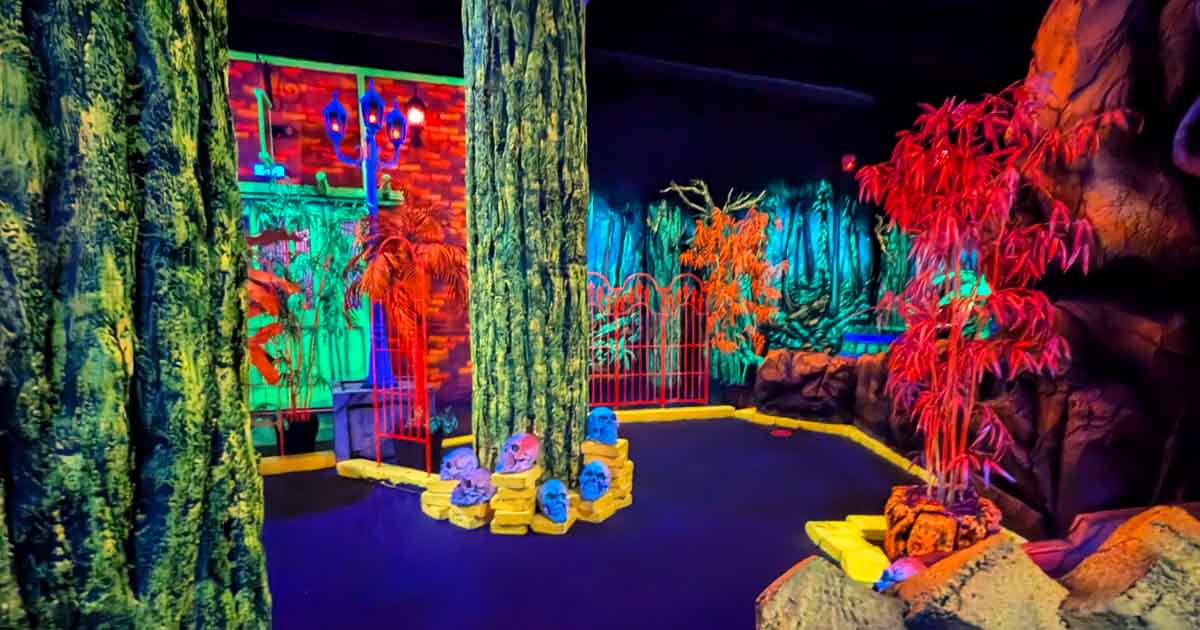 The Magical Blacklight Mini Golf Course In Oregon You Need To Visit