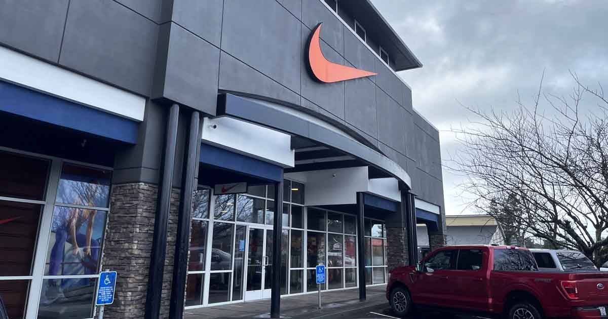 The Enormous Outlet Mall In Oregon That Could Take You All Day To Explore