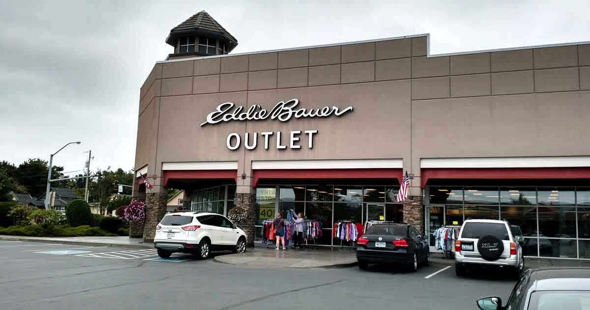 The Massive Outlet Mall In Oregon With Unbelievable Bargains Locals ...