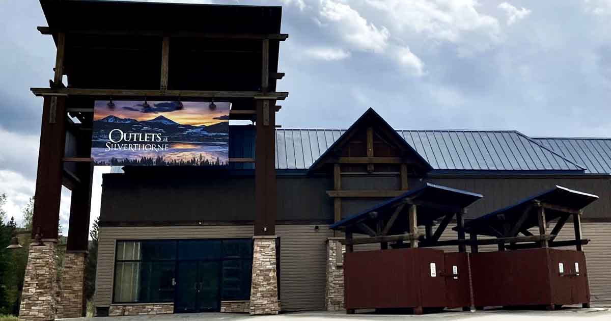 The Massive Outlet Mall In Colorado With Unbelievable Bargains Locals ...