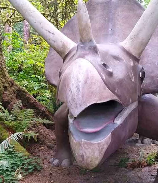 quirky roadside attraction oregon ftr