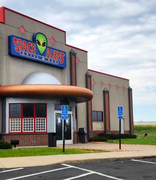 restaurant minnesota alien themed ftr