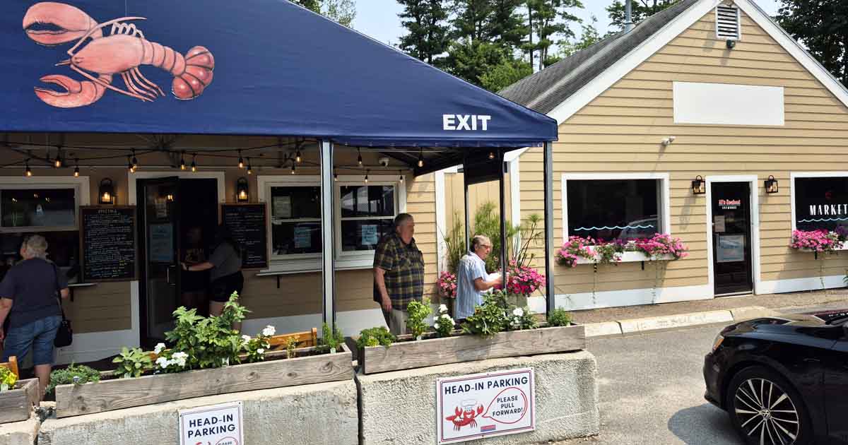 This Unfussy Restaurant In New Hampshire Serves Up The Best Lobster ...
