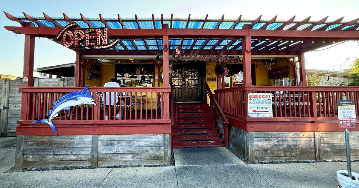 7 No-Frills Restaurants In Tennessee With Fried Chicken So Good, People ...