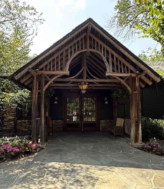 This Charming Lodge Restaurant In Maryland Has A Bone-In Ribeye That&rsquo;s Absolutely To Die For