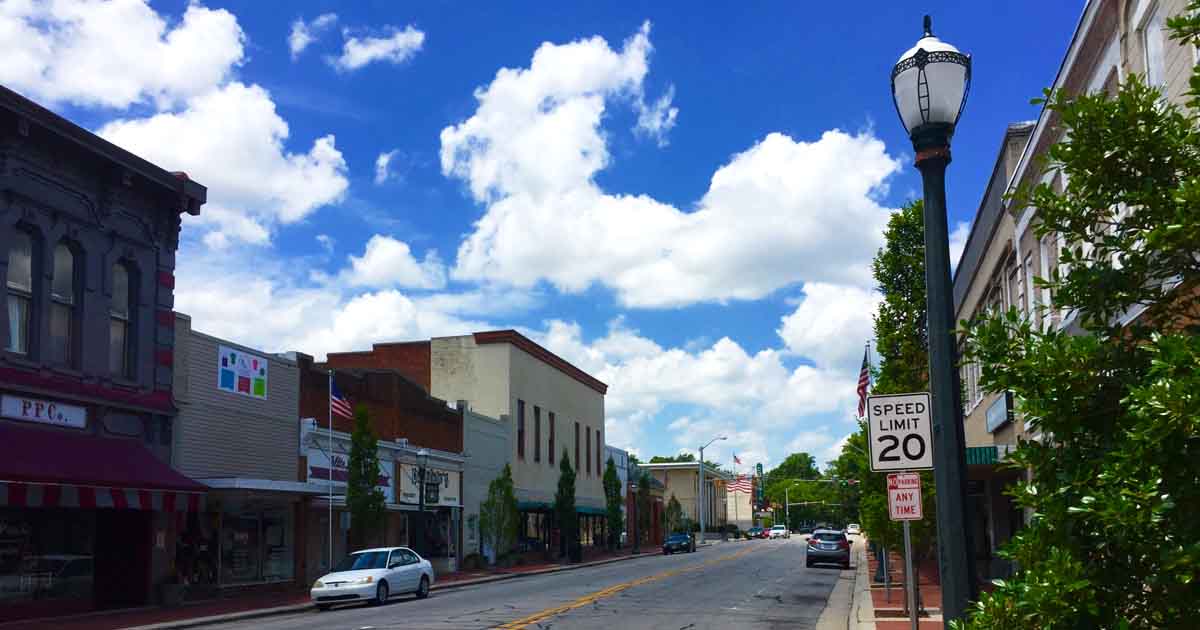 8 Peaceful Towns In North Carolina Where Monthly Rent Costs $850 Or Less
