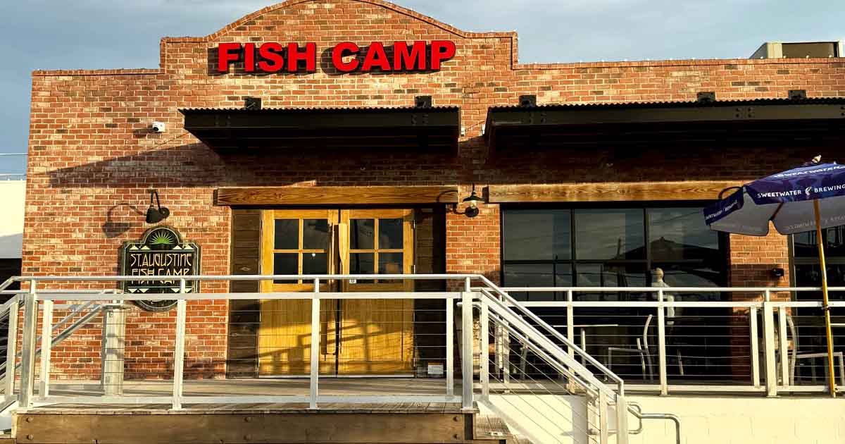 The Shrimp And Grits At This Unfussy Fish Camp In Florida Are Out-Of ...