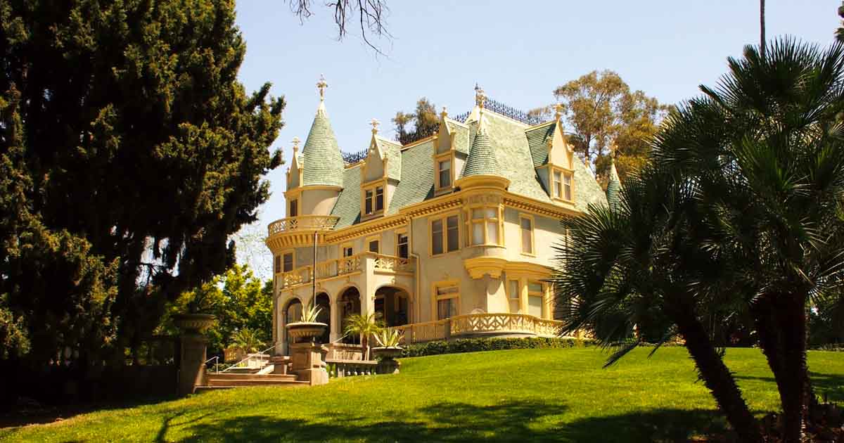 10 Spectacular California Castles That Belong In A Dream