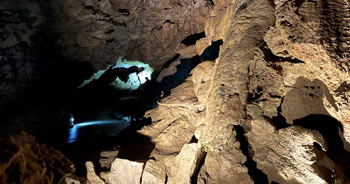This Spectacular Cave In Oregon Feels Like A Journey To Another Planet