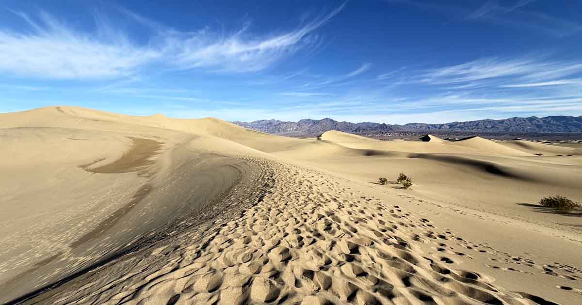 Most People Don't Know These Spectacular Sand Dunes Exist In California
