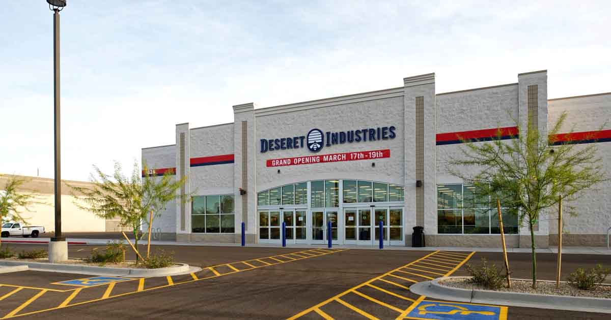 This Enormous Thrift Store In Arizona Feels Like A Treasure Hunt For ...