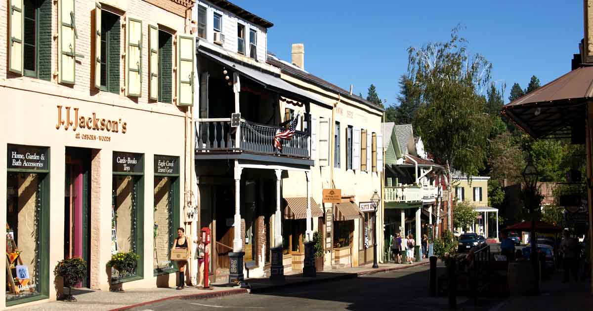10 Charming Small Towns In California That Feel Frozen In Time