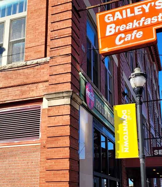 tiny missouri breakfast diner ftr