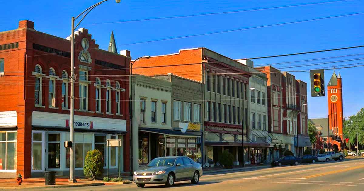 This Town In Alabama Costs Under $23,000 A Year To Live In And Looks ...