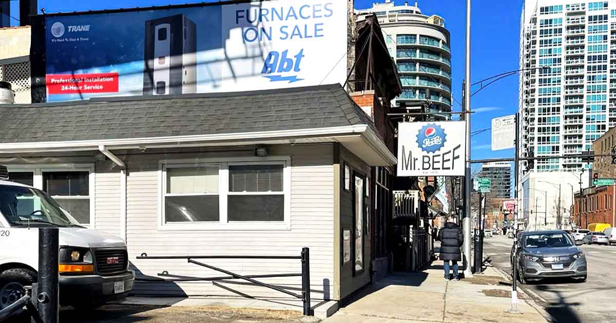 People Drive From All Over Illinois To Eat At This Hole-In-The-Wall ...