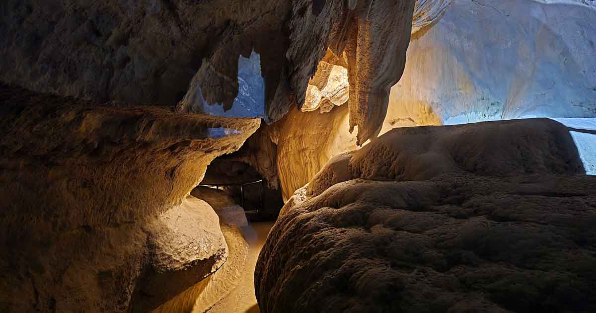 Most People Don't Know These 10 Incredible Caves Exist In California