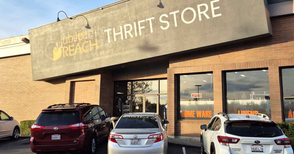 The Enormous Thrift Store In Washington That's Almost Too Good To Be True