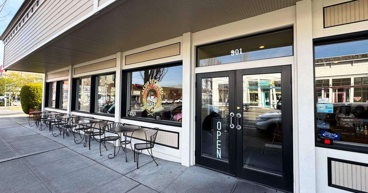 The Cinnamon Rolls At This Small-Town Washington Café Are Bigger Than ...
