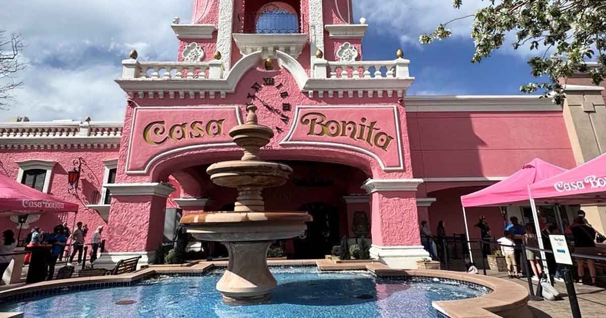 This Wonderfully Weird Colorado Restaurant Has To Be Seen To Be Believed