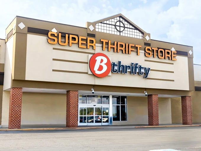 That "SUPER THRIFT STORE" sign isn't kidding around, it's basically truth in advertising at its finest.