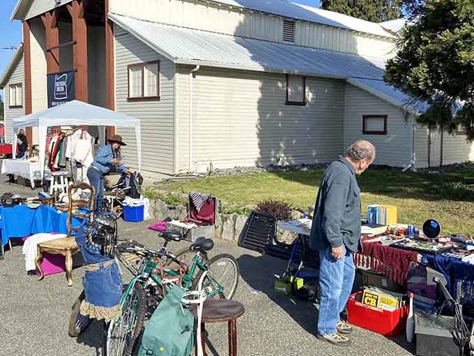 The outdoor market sprawls across sunny Southern Oregon mornings, where vintage bicycles and hidden treasures await your discovery.