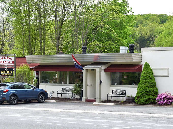 That classic diner exterior practically begs you to pull over and stay awhile for breakfast.