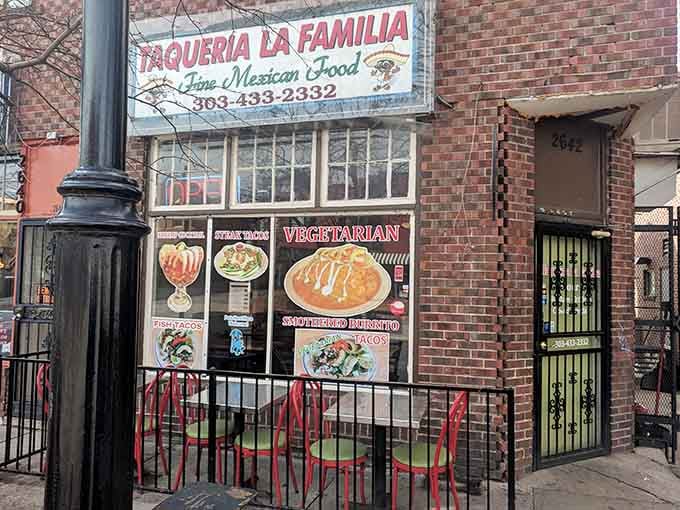 That unassuming brick facade hides breakfast magic that'll make you question every morning decision you've ever made.