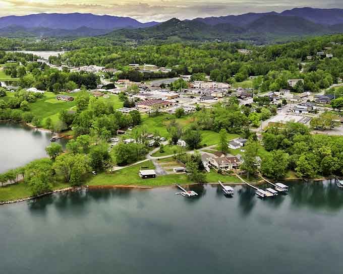 There's your postcard shot: Lake Chatuge nestled against mountains that make Atlanta's skyline look positively flat by comparison.