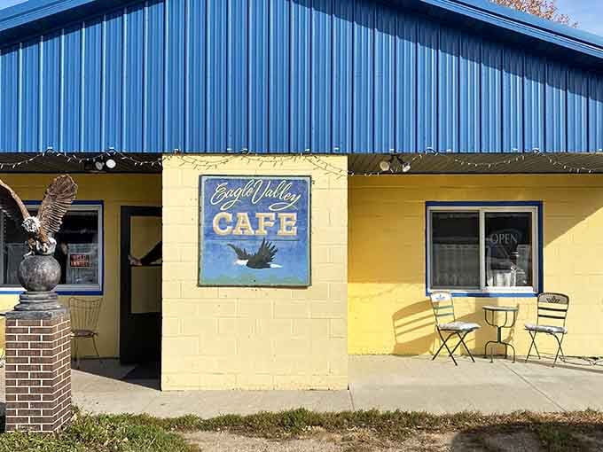 That cheerful yellow exterior isn't just paint, it's a beacon of hope for hungry travelers along the Mississippi.