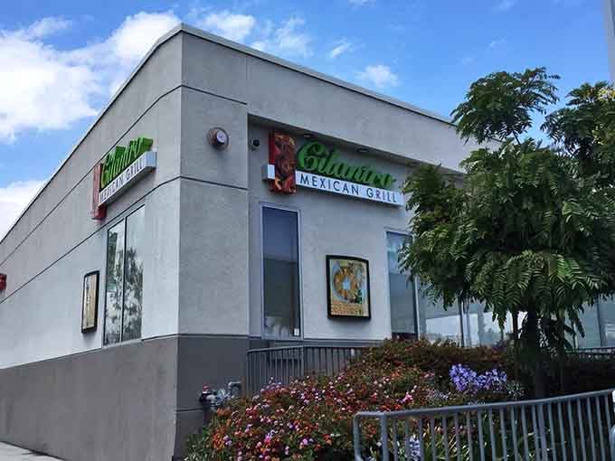 That unassuming exterior hides one of the Valley's best-kept culinary secrets, right next to the gas pumps.