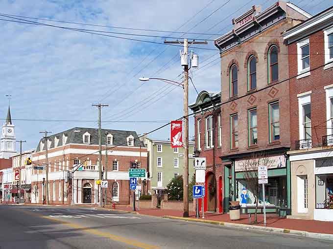 Salem's Broadway showcases that perfect mix of historic charm and small-town vitality that makes you want to park and explore every storefront.