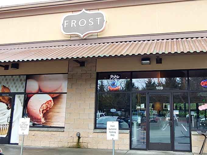 That storefront isn't just inviting you in, it's practically begging you to abandon your diet for the day.