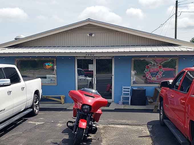Pull up next to the motorcycles and trucks because everyone knows where the good food is hiding.